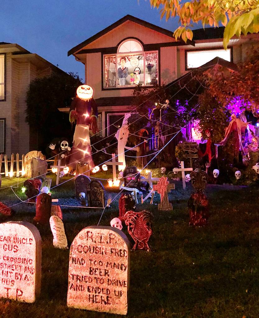 Halloween enthusiasts decorate lawns in Maple Ridge, Pitt Meadows ...
